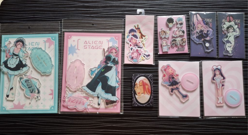 Alien Stage "Mijisua" (Acrylic Recollection Standee Cafe Rabbit ...