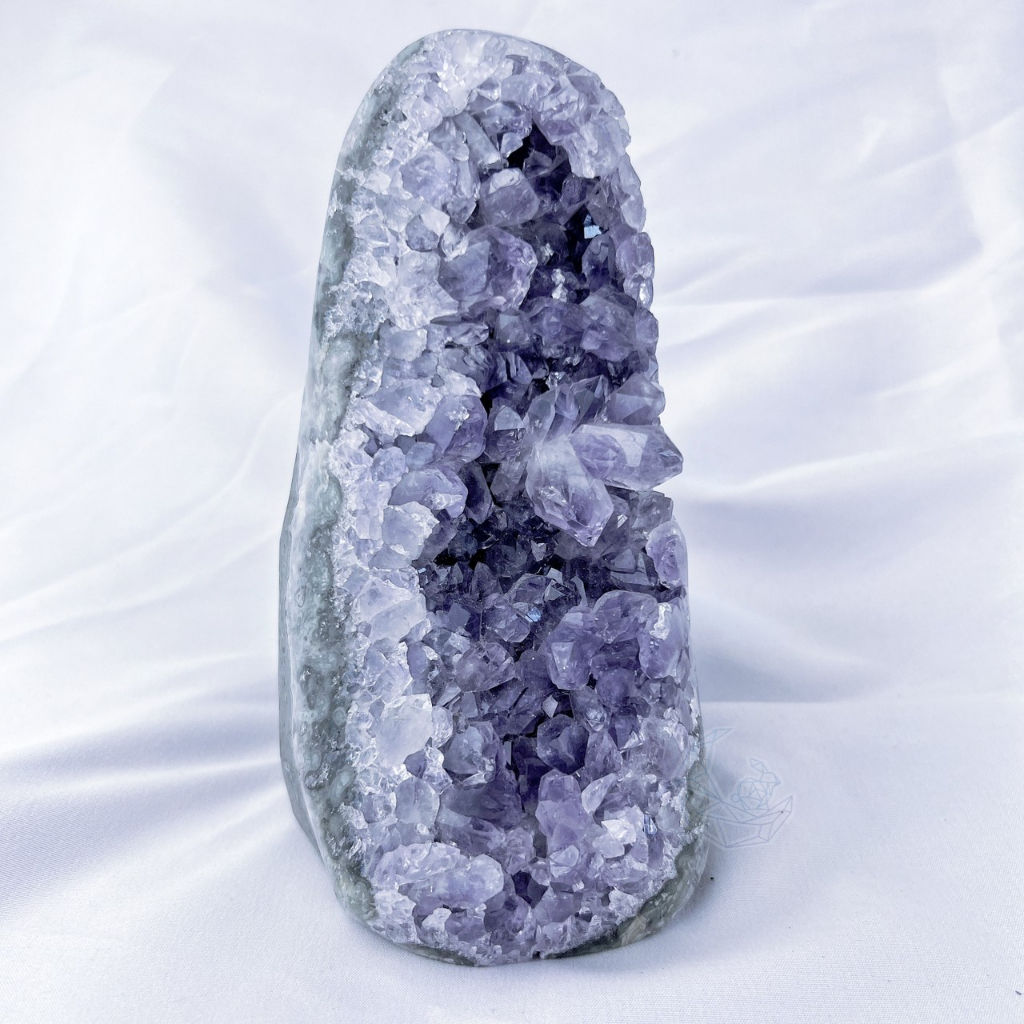 White 4 ️ Uruguay Amethyst Town Big Tooth Crystal Natural High-End ...