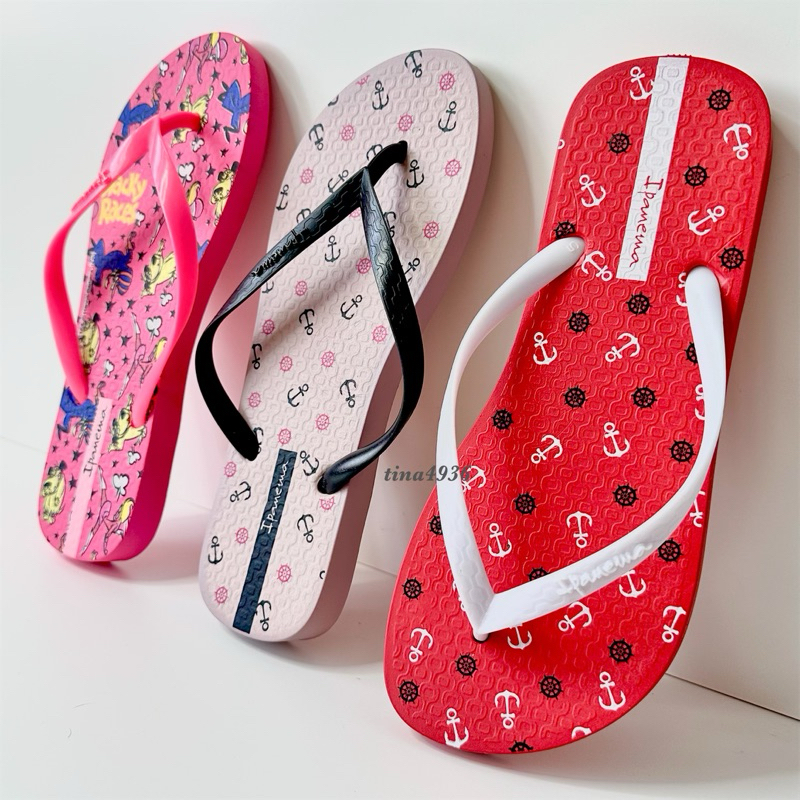 IPANEMA ONLY WARNER PLAY Girls Brazilian Slippers (Fun Comic Cartoon ...