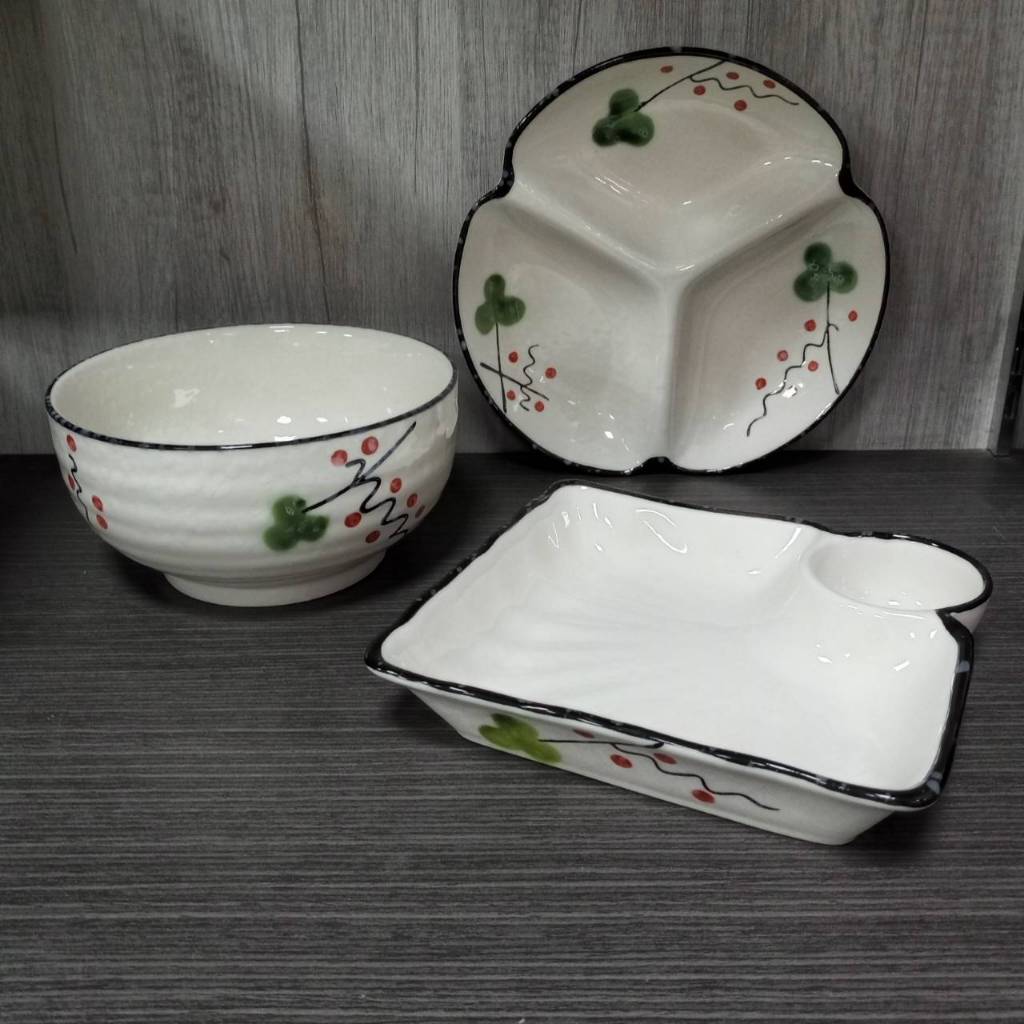 Small Family Clover Series/Separation Plate/Kettle Uei/Japanese Style ...