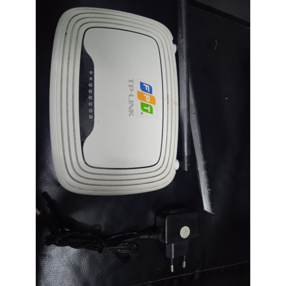 Tplink TL-WR841N Wifi transmitter with 80% used power supply | Shopee ...