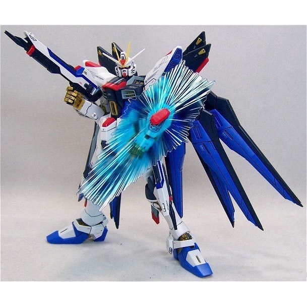 Gundam Assembly toy model - Freedom Strike version (Free 1 mini Lego ...