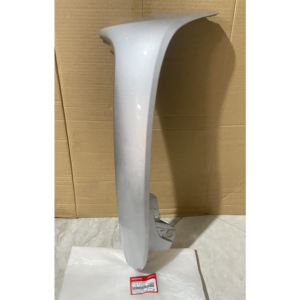 Left fairing | Genuine Honda Old Wave Alpha fairing in Silver and White ...