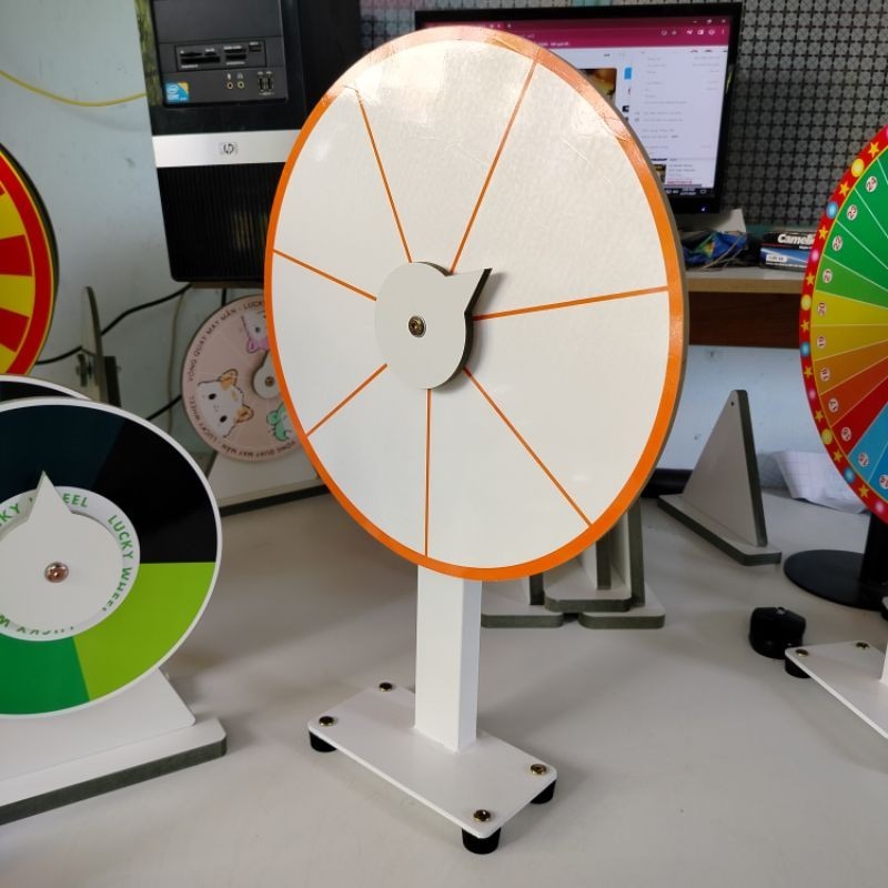 Happy wheel (white background with orange border - 7 cells - diameter ...