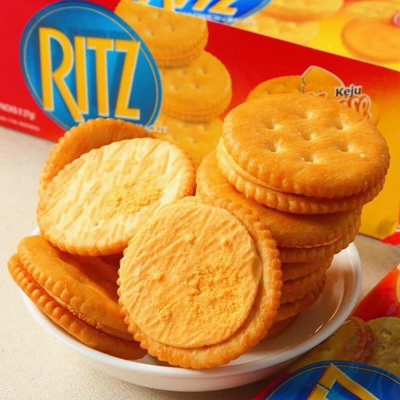Ritz Crackers Biscuits Filled With Japanese Cheese Cream 160g (9 Pieces ...