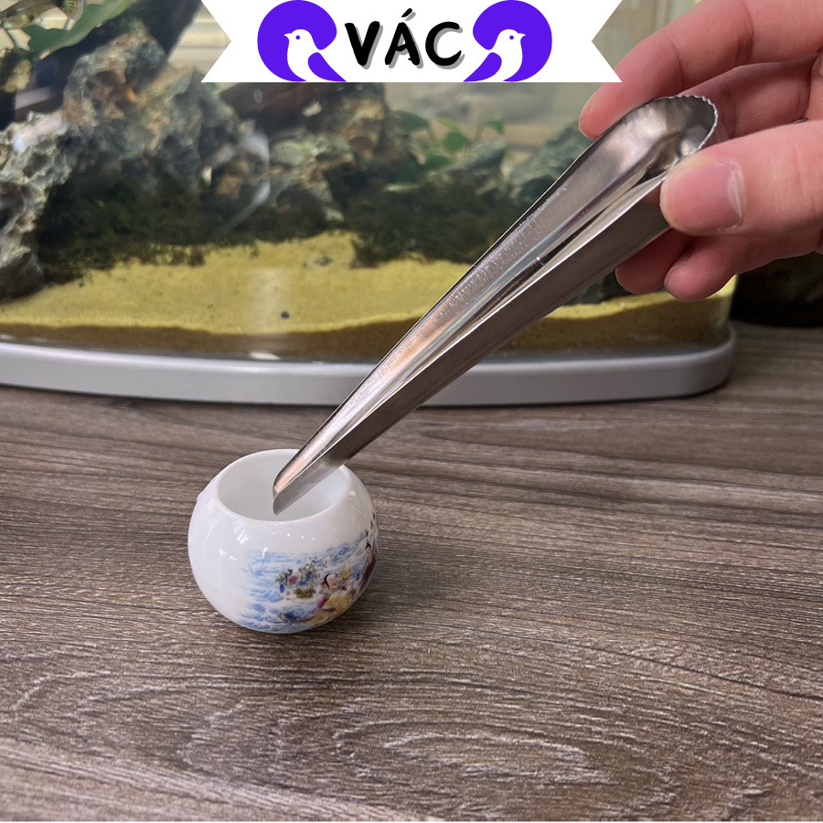 Convenient trough for scooping bird bran, pouring food and water into ...