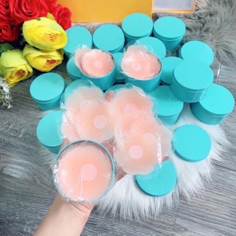 SILICON BREAST/BREAST STICKERS USE MULTIPLE TIMES | Shopee Malaysia