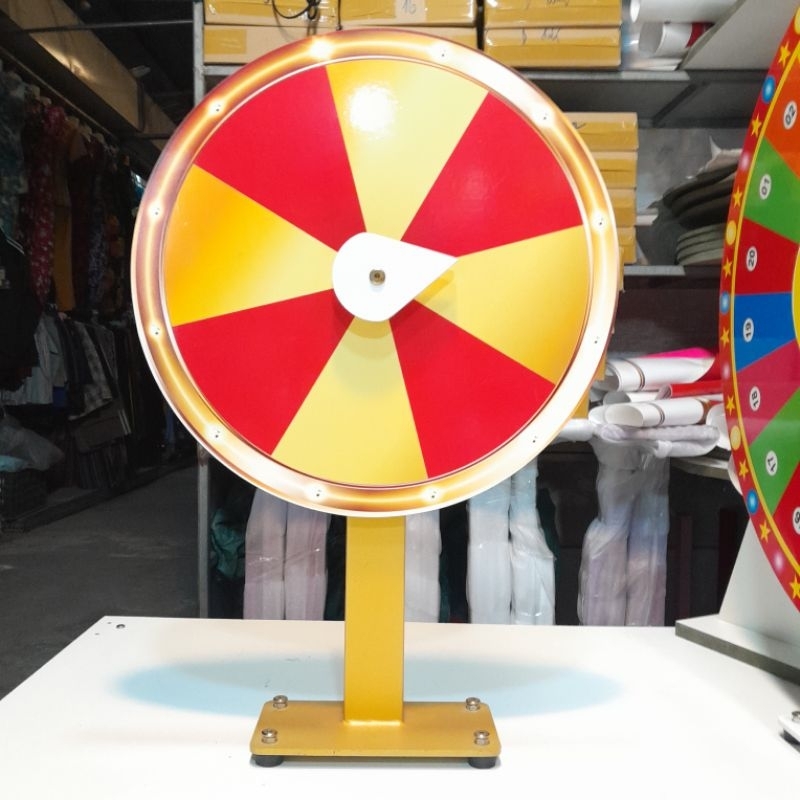 Lucky Wheel (8 boxes - Red and yellow - copper rim - diameter: 40cm x ...