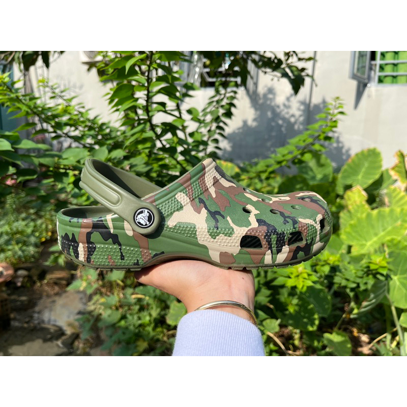 [Authentic] New Genuine Crocs Sandals with cut defects, super durable ...