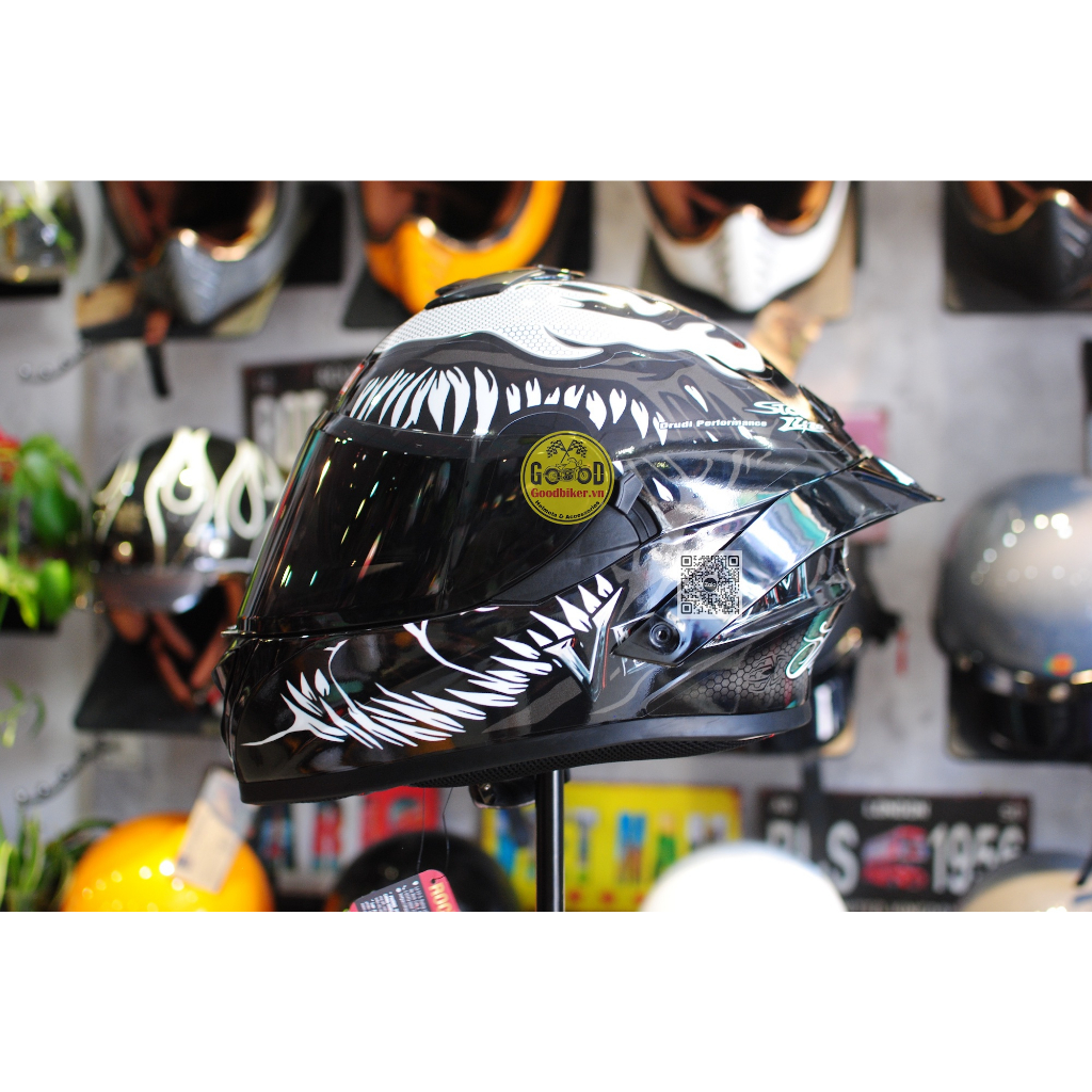Fullface hat with 2 glasses ROC 08 venom stamp and pista wind tail ...