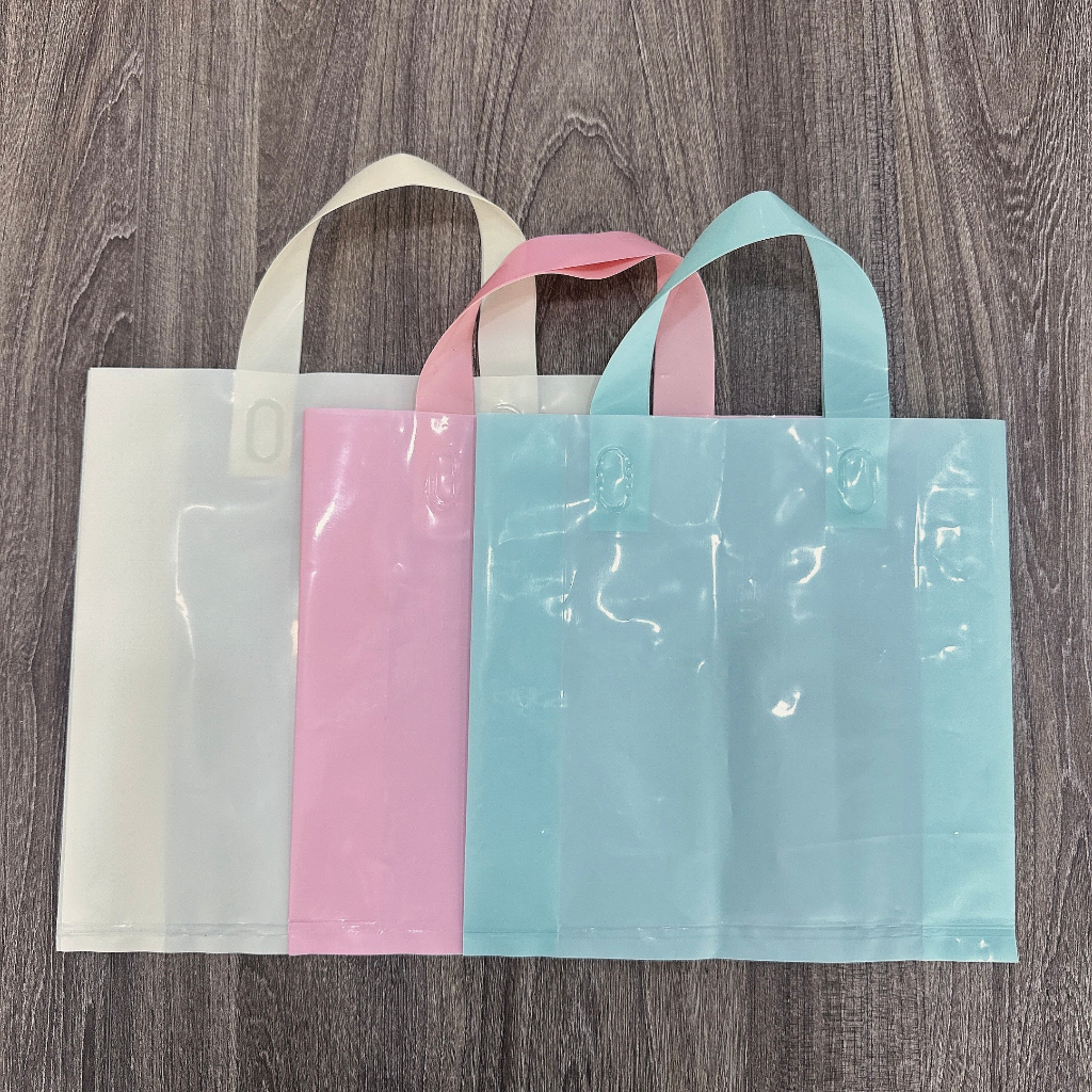 Flexible PE Bags with Horizontal Handles, Various Colors and Sizes at ...