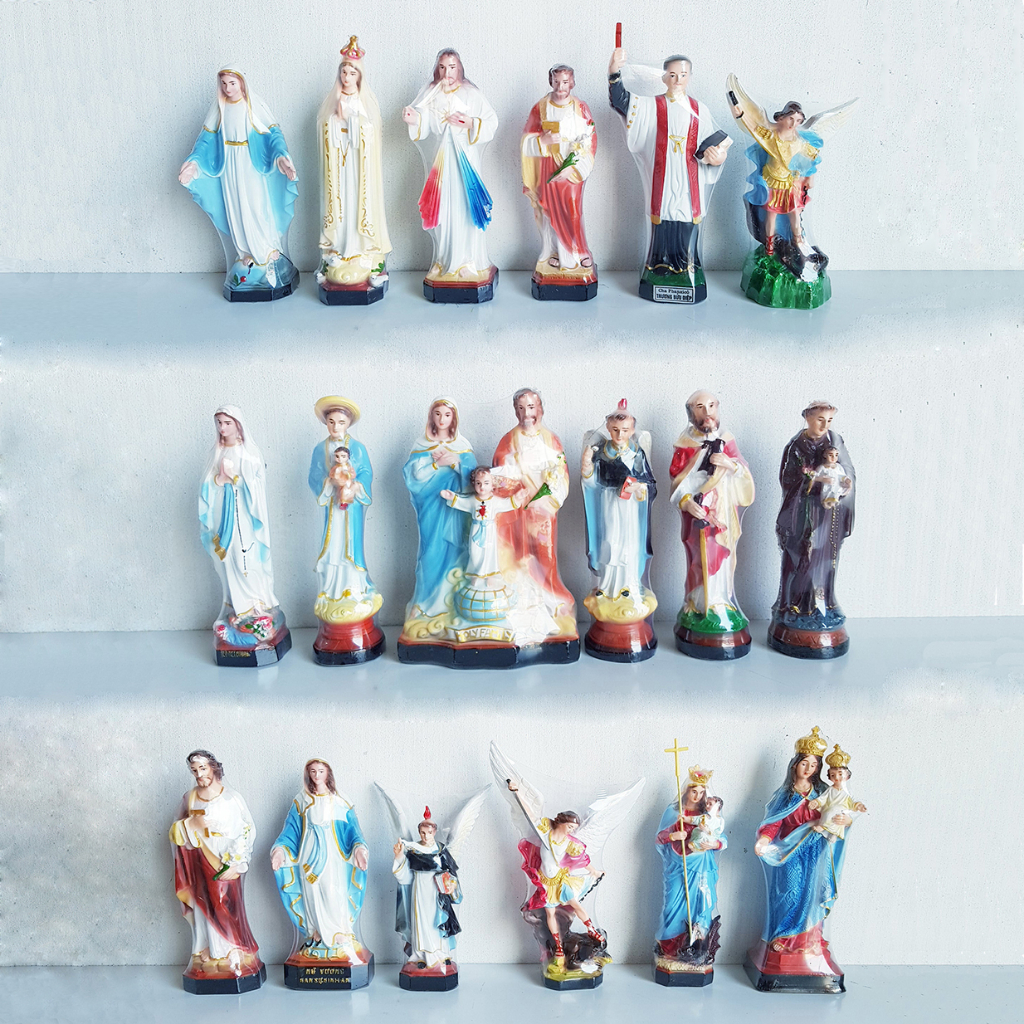 Top Catholic mini statues for cars, study tables, and desks for ...