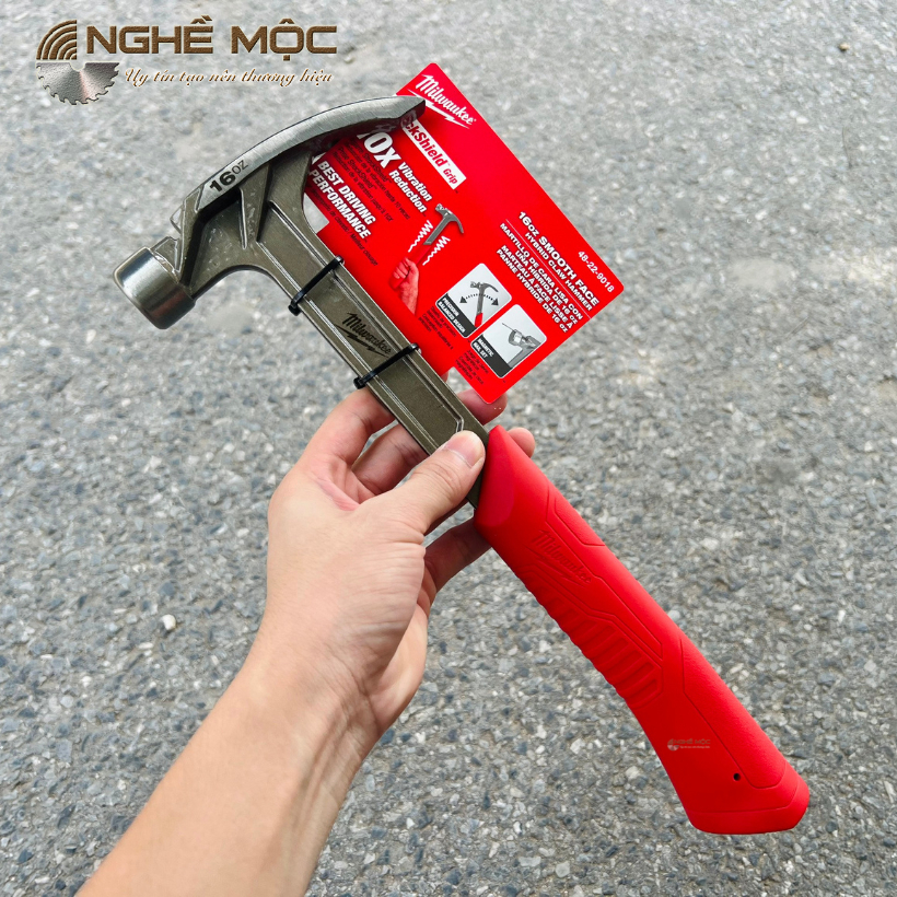 Milwaukee Smooth Face Hybrid Claw Hammer 48-22-9018 Milwaukee Hammer ...