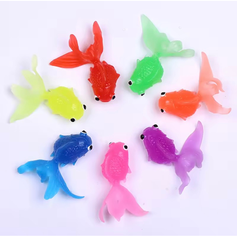 Colorful soft rubber goldfish for children in the swimming pool (choose ...