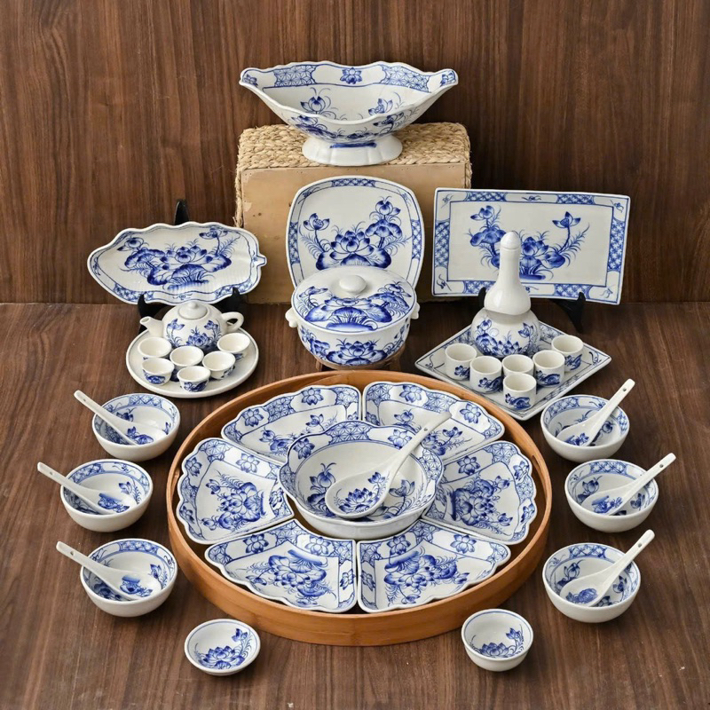 Sun Flower Dinnerware Set Offering to Ancestors with Hand-painted Bat ...