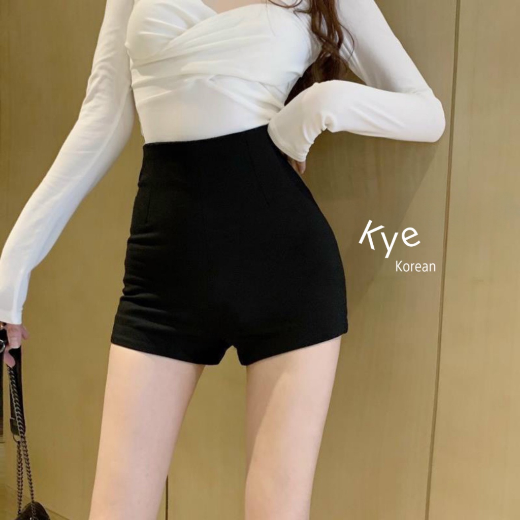 High-waisted umi idol Short, genuine umi quality, class 1, great shape ...