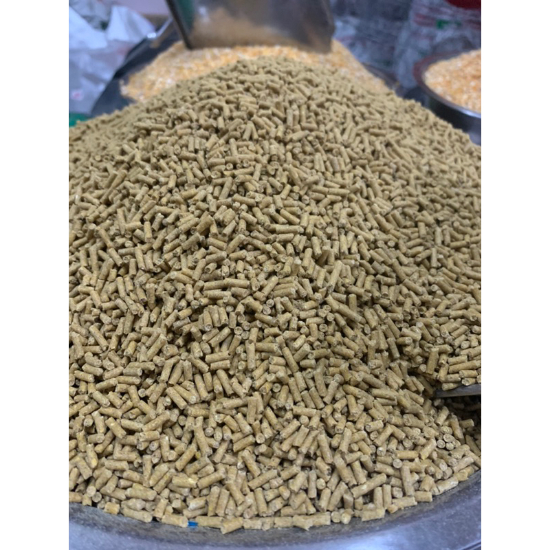 Bran pellets for large chickens and pigeons 1kg | Shopee Malaysia