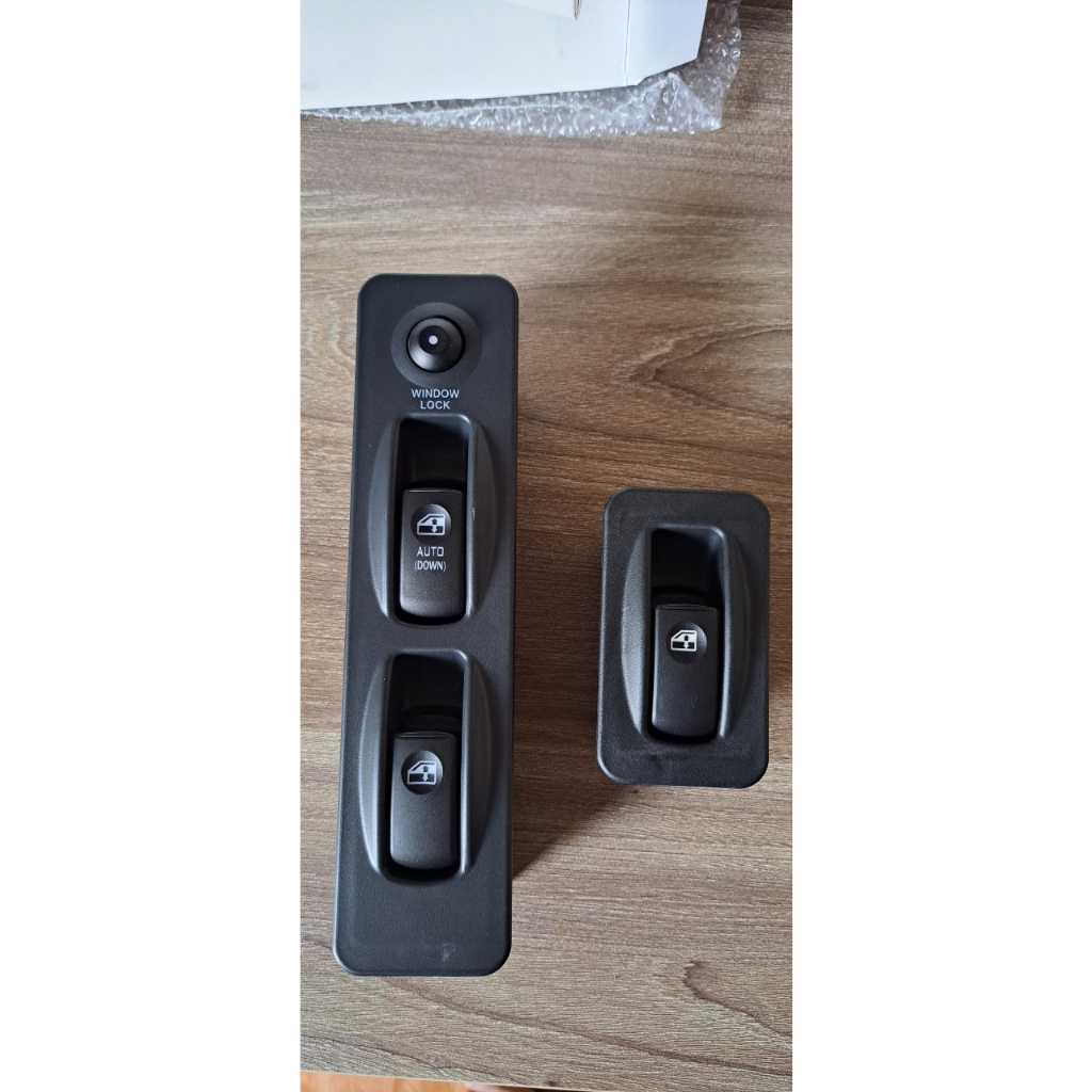 Hyundai 15 ton truck window up and down switch GOLD/ TRAGO/ HD270/HD320 ...