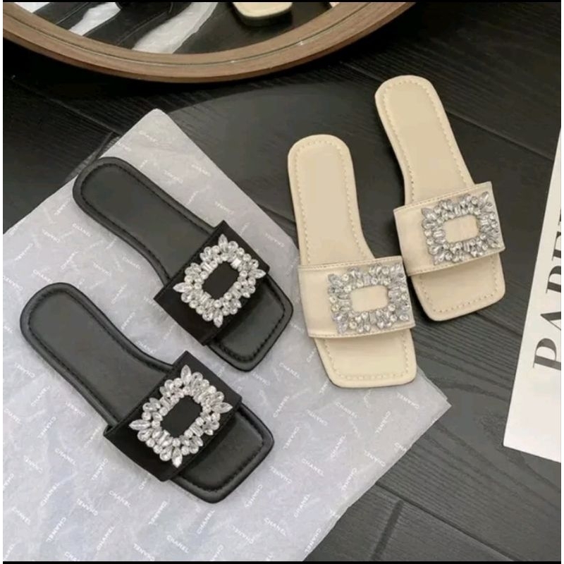 Women's slippers with cross straps and beautiful diamond buckles ...