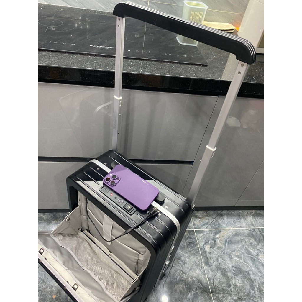 Samsonite suitcase with US domestic aluminum frame, international ...