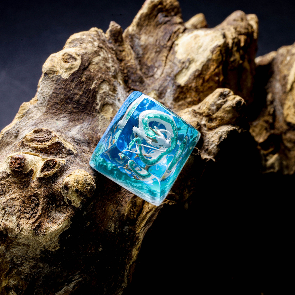 Super cool HAKU dragon keycap, super cool odd keyboard buttons, artisan ...