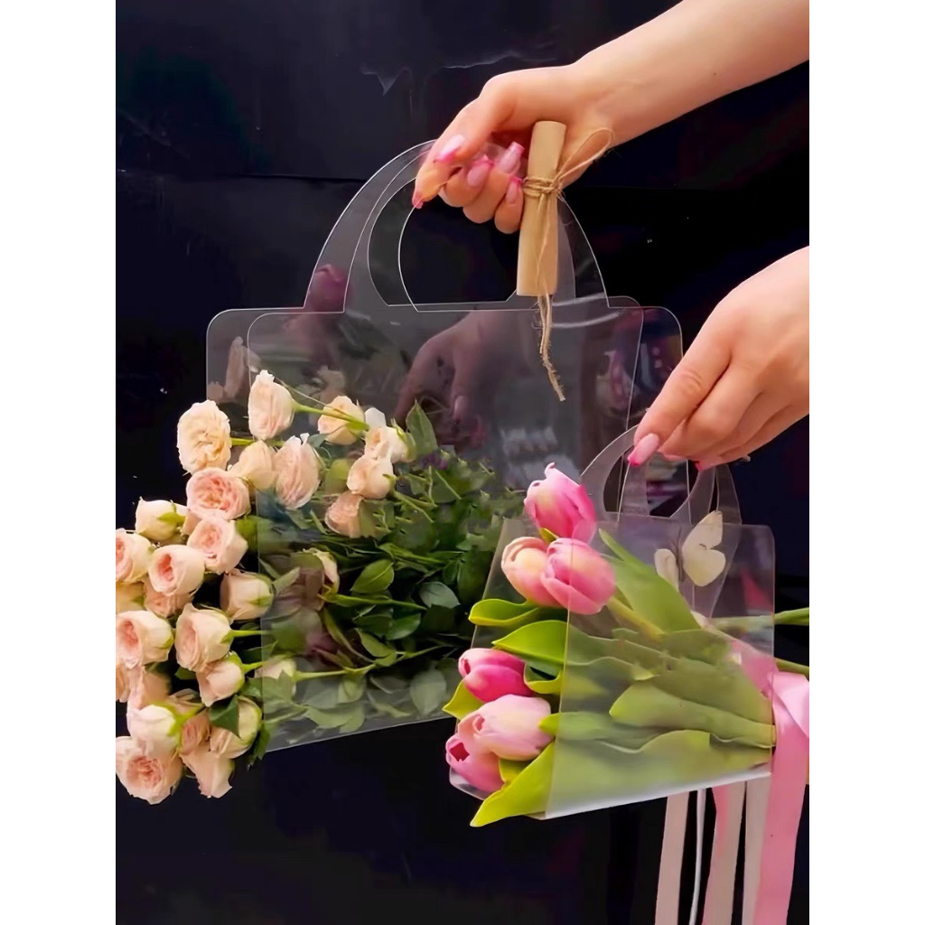 Handheld transparent flower basket. Handheld mica flower handbag, fresh ...