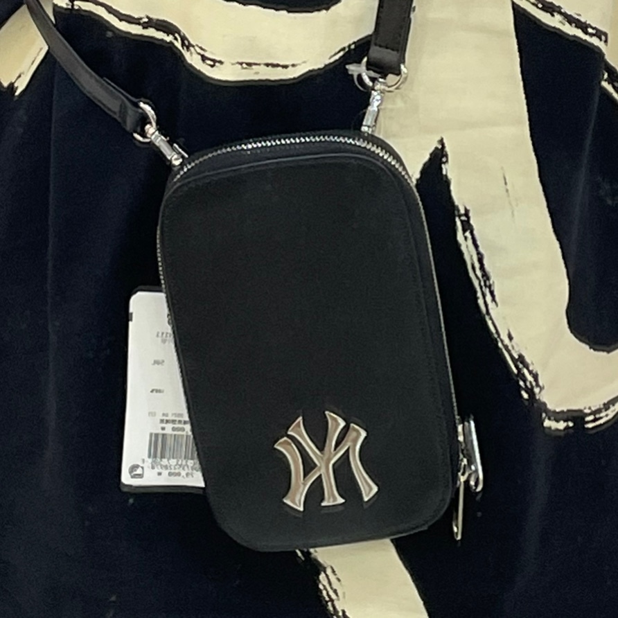 [Genuine] - Mini MLB Bag NECK POUCH NEW YORK YANKEES "BLACK" - CODE ...