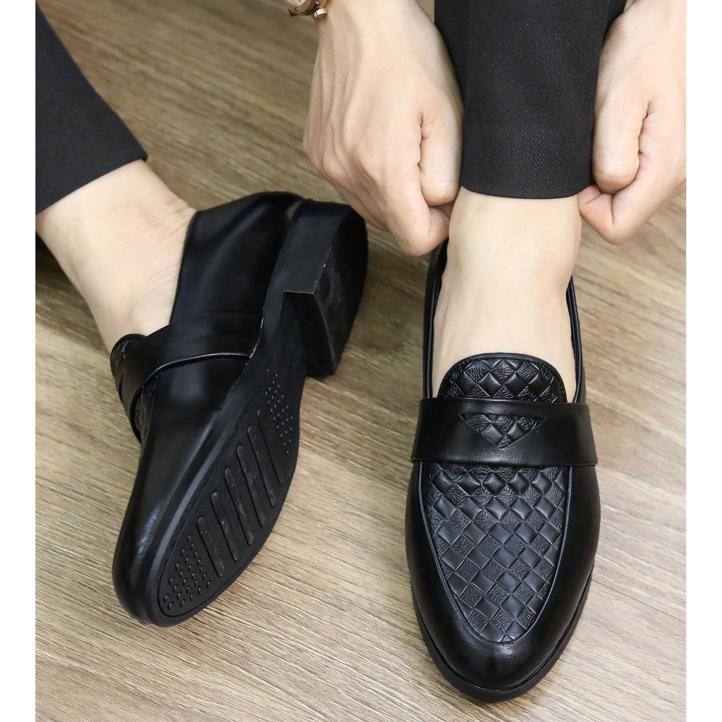 Fashionable checkered soft leather men's dress shoes, hand-stitched ...