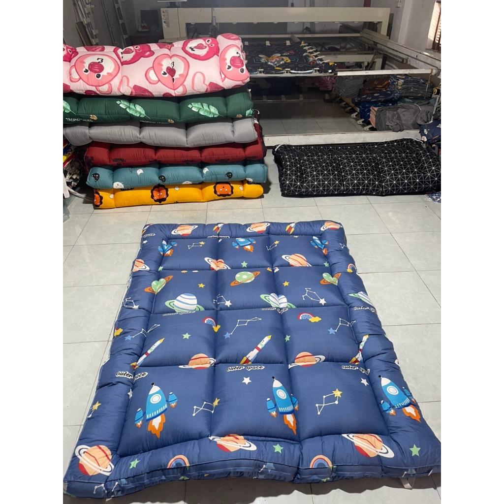 Genuine Japanese Chuyengagoigiaxuong mattress Topper, size 1m4 x 2m ...