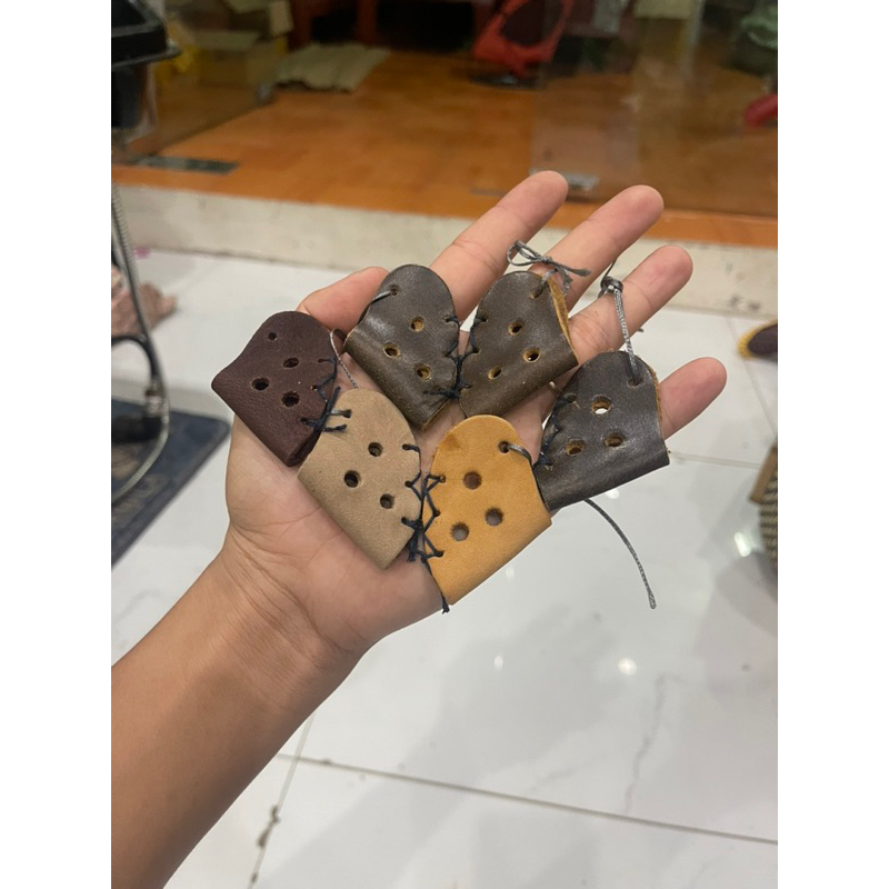 Random color chicken beak covers (the most beautiful type selected ...