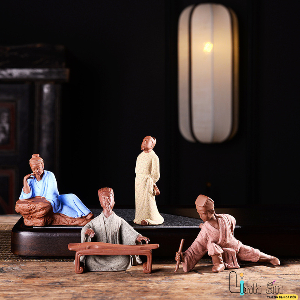 High QUALITY Statue Holding a Painting Exam - Set of 4 Mini Monk ...