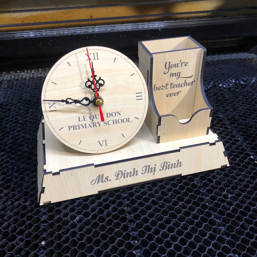[Free Souvenirs] Engraved Desktop Wooden Clock, Desktop Wooden Pen Box ...