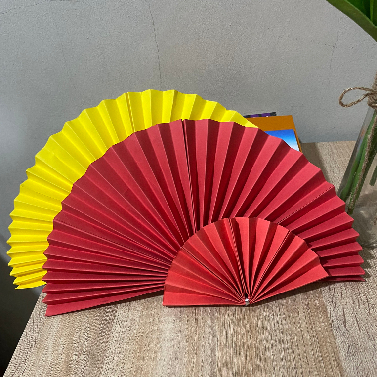 CNY Decorative paper folding fan, diameter 30cm, pre-folded paper fan ...