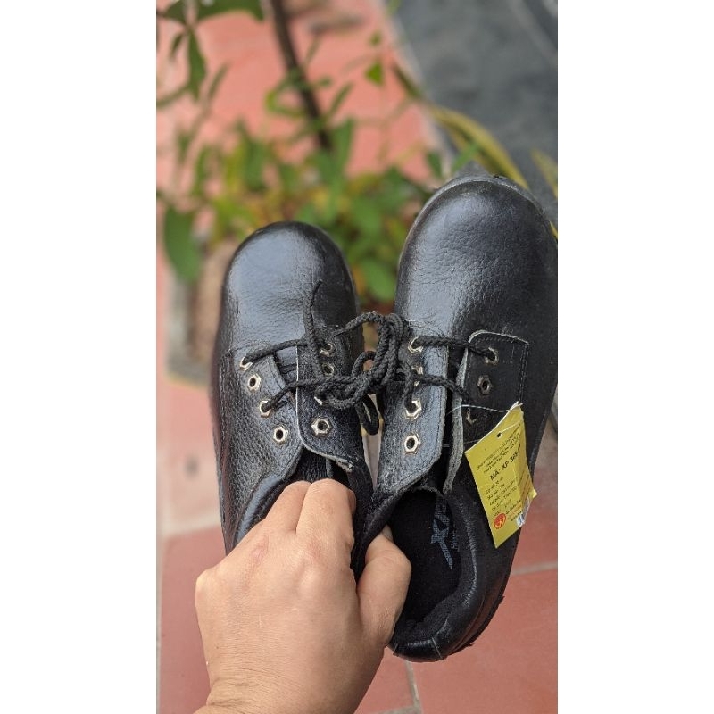 Iron toe safety shoes for store liquidation | Shopee Malaysia