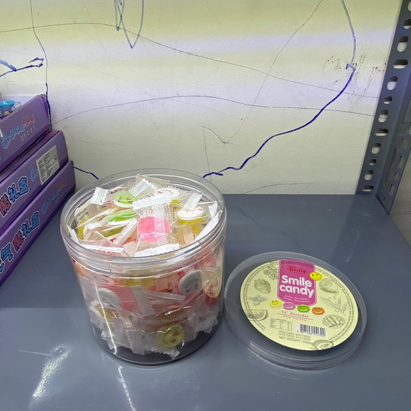 Fruit-flavored Smiley candy, Smile candy (jar of 100) | Shopee Malaysia