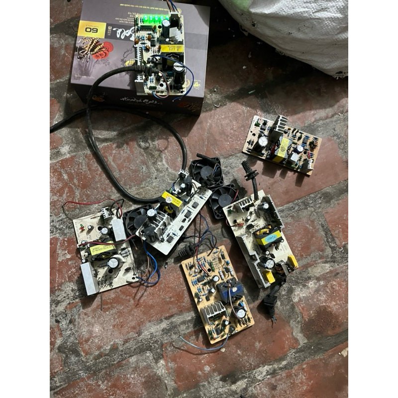 Combo pile of electric vehicle charging circuits to disassemble the ...