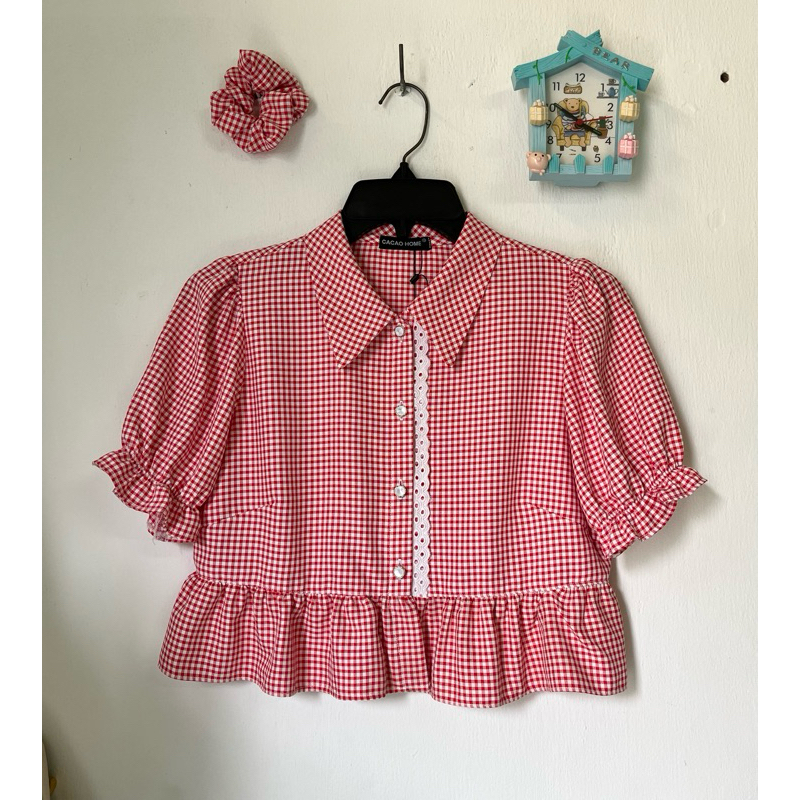 [8 Caro COLORS] Lace crop top shirt with puffed sleeves and free hair ...