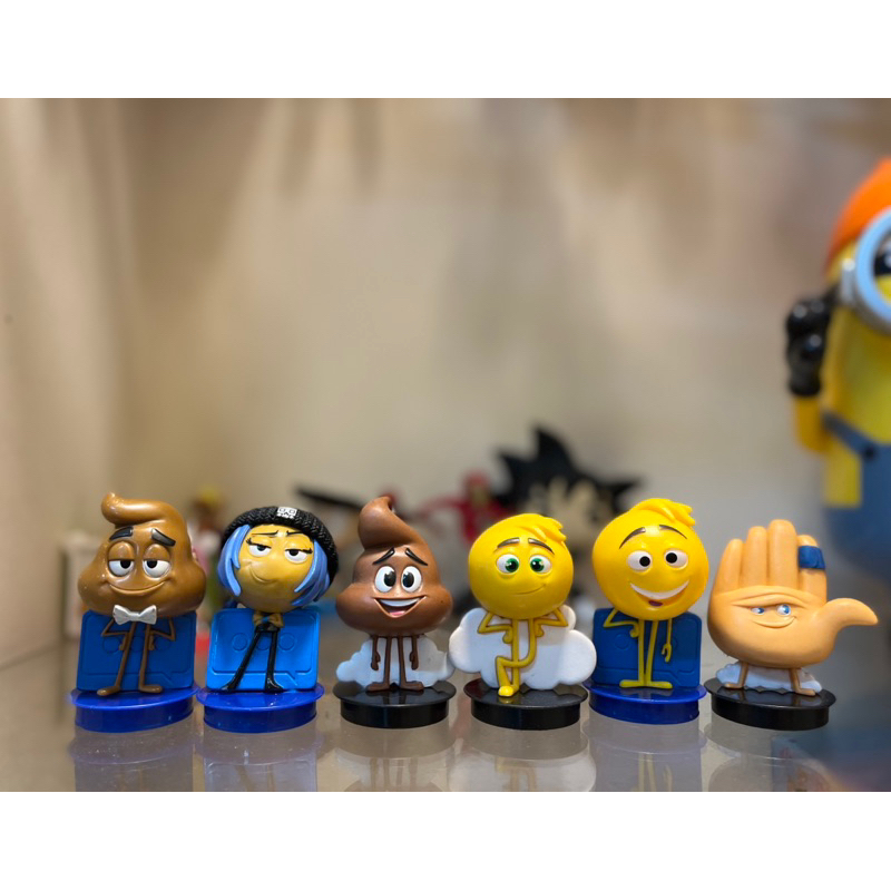 (USED) Combo movie theater cup topper model, The emoji movie cup topper ...