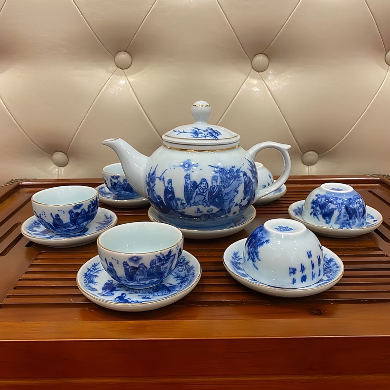 White porcelain teapot with gold painting from Bat Trang Furnace House ...