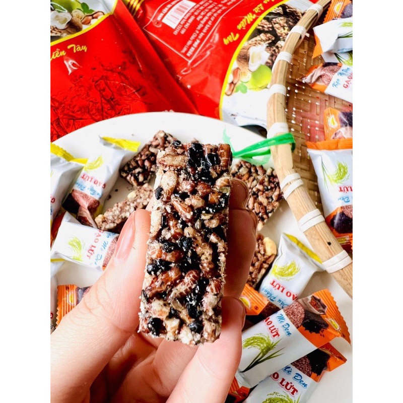 Black Sesame Rice Candy Is Less Sweet, Less Sweet, Lollipops CNY 2024 ...