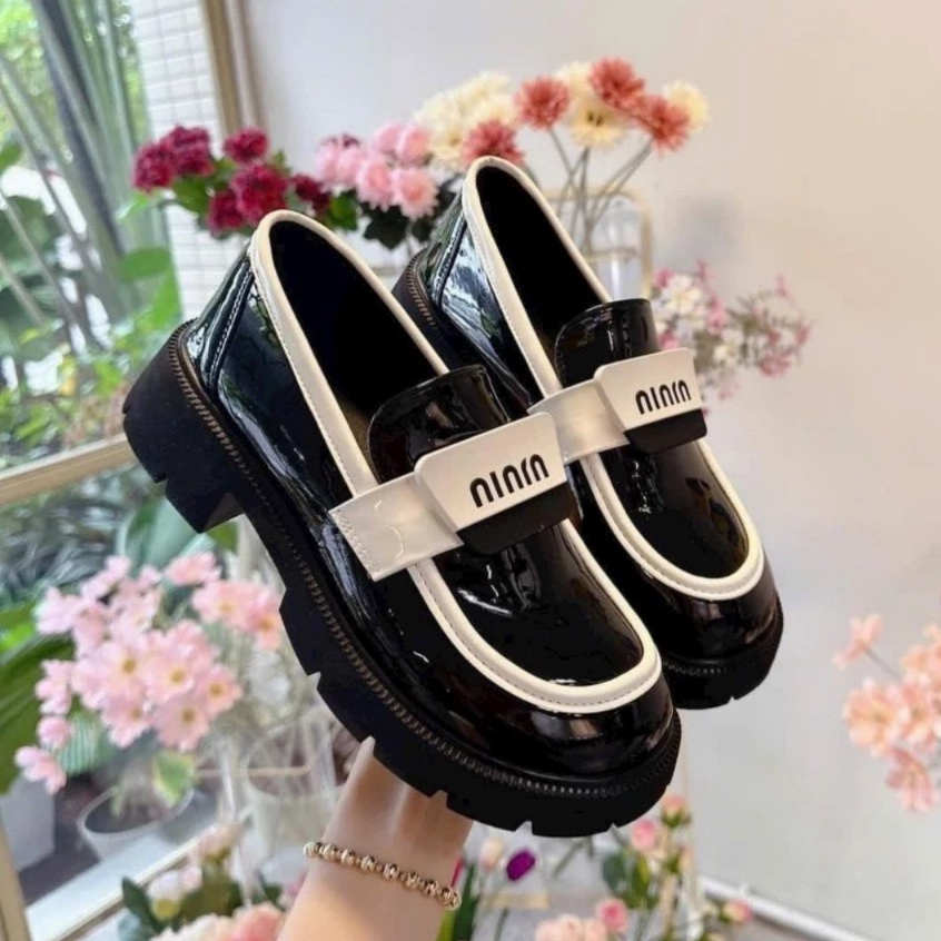 Miu miu black and white women's moca shoes made of shiny leather, women ...