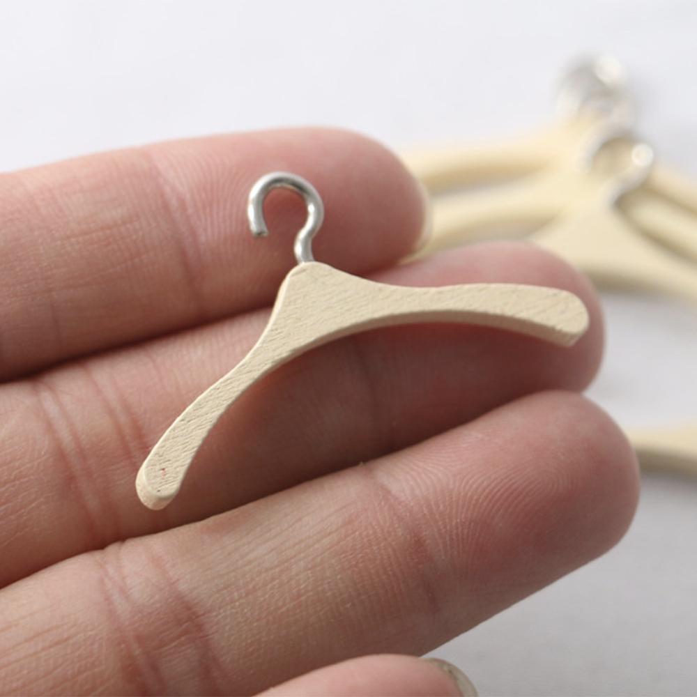 Mini model set of 5 wooden clothes hangers 1/12 scale | Shopee Malaysia