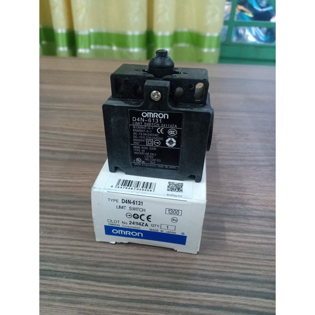Limit switch D4N-6131, Limit switch D4N-6131, Limit switch D4N-6131 ...