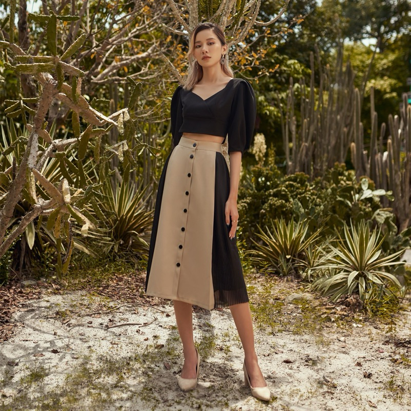 Liquidation of GUNICH beige dress with embossed chiffon - Designer ...