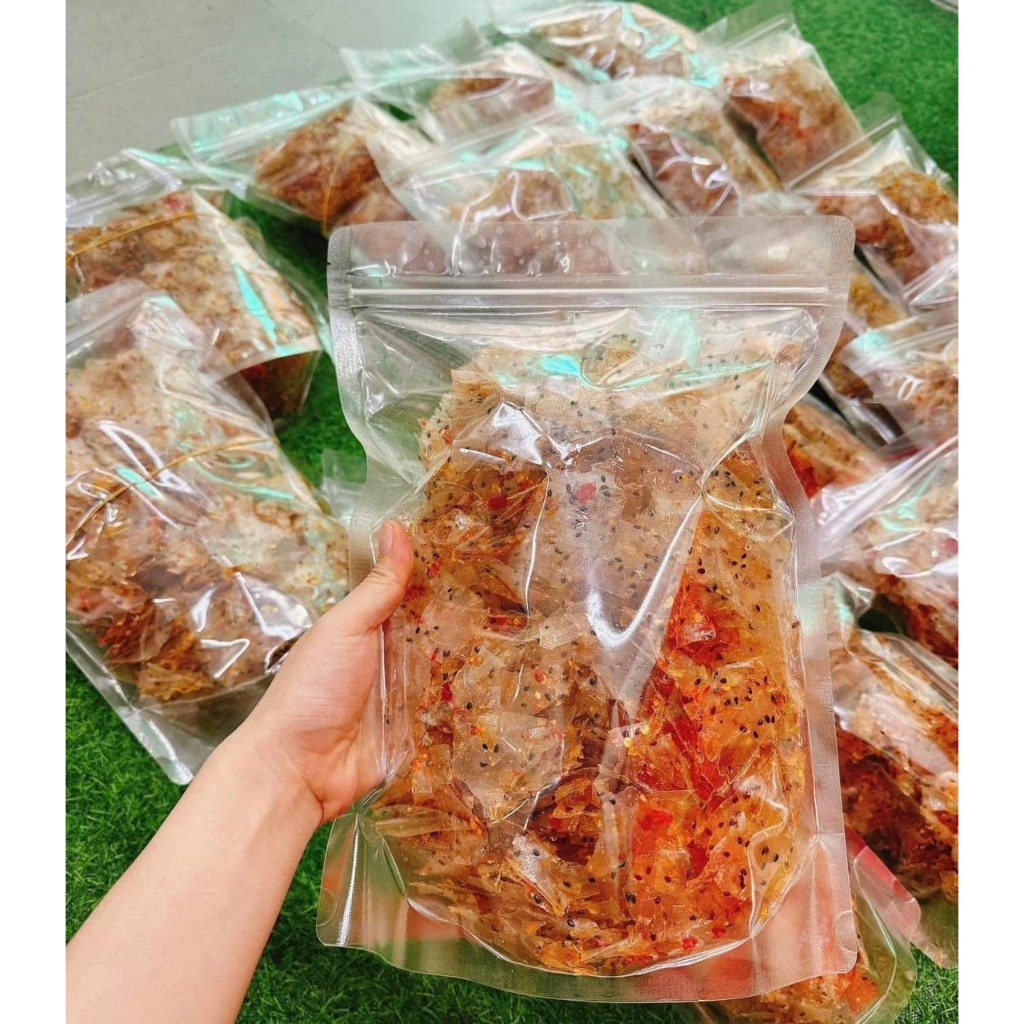 Crispy Dried Garlic Butter Rice Paper With Delicious Spicy Taste 100gr ...