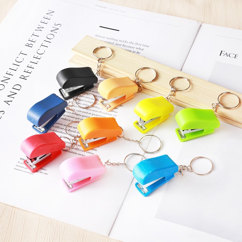 Convenient mini stapler keychain (random color delivery) | Shopee Malaysia