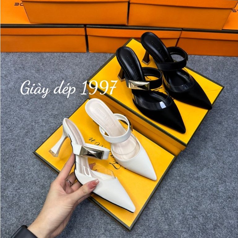 Pointed toe high heels with cross straps and matching buckles, genuine ...