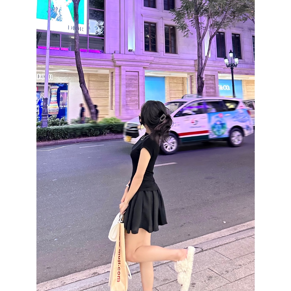 Set Shirt & Skirt set A Bong Shape Pleated Skirt (With Split set ...