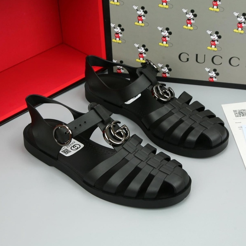 Men's black Gc sandals with back straps molded in solid rubber, soft ...