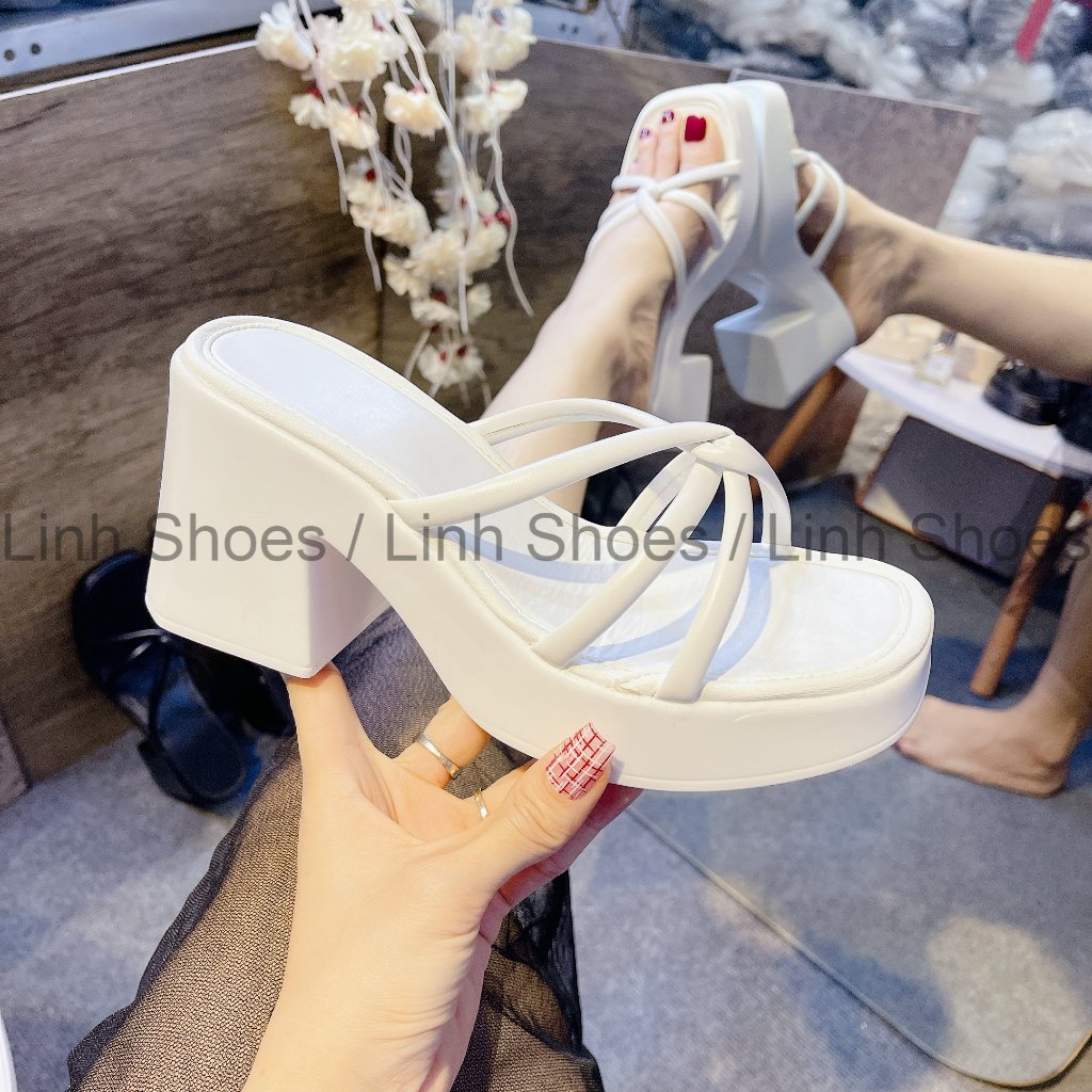 Super Soft Beautiful Fashionable Horizontal Strap Sandals With 3 ...